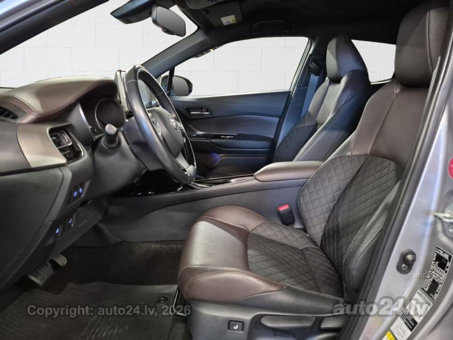 Серый Тойота C-HR 2018 в Таллин, объемом двигателя 1.80 л и пробегом 122 тыс. км за 17490 €, фото 12 на AUTOMOTO.COM.LV