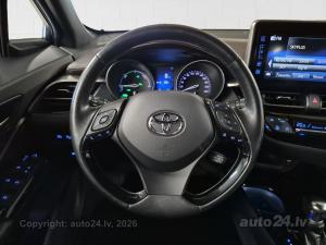 Серый Тойота C-HR 2018 в Таллин, объемом двигателя 1.80 л и пробегом 122 тыс. км за 17490 €, фото 13 на AUTOMOTO.COM.LV