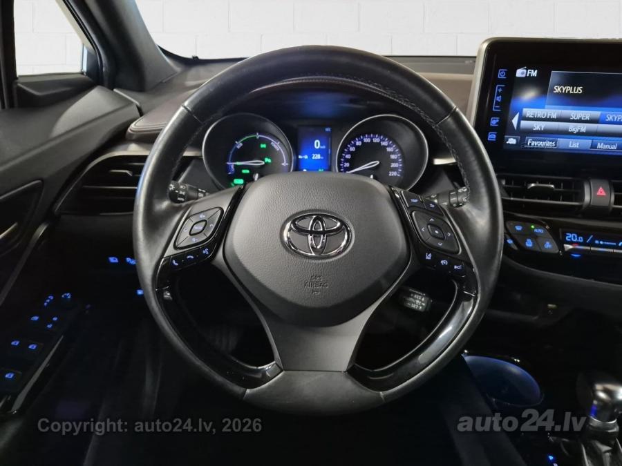 Серый Тойота C-HR 2018 в Таллин, объемом двигателя 1.80 л и пробегом 122 тыс. км за 17490 €, фото 13 на AUTOMOTO.COM.LV