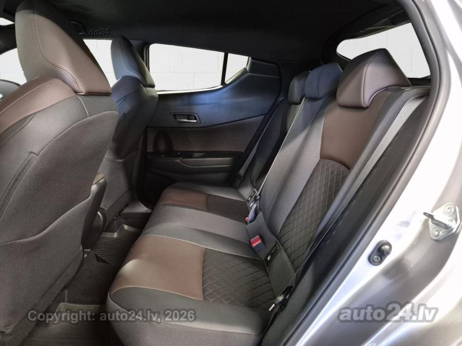 Серый Тойота C-HR 2018 в Таллин, объемом двигателя 1.80 л и пробегом 122 тыс. км за 17490 €, фото 20 на AUTOMOTO.COM.LV