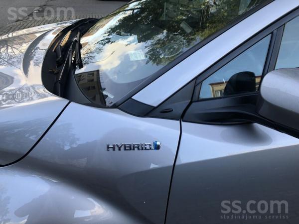 Toyota C-HR 2018 in Liepaja on AUTOMOTO.COM.LV Grey Toyota C-HR 2018 in Liepaja, with an engine capacity of 1.80 L and mileage of 110 thousand km for 15500 €, photo 5 on AUTOMOTO.COM.LV