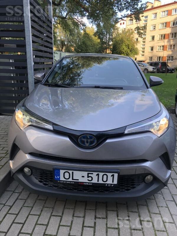 Toyota C-HR 2018 in Liepaja on AUTOMOTO.COM.LV Grey Toyota C-HR 2018 in Liepaja, with an engine capacity of 1.80 L and mileage of 110 thousand km for 15500 €, photo 6 on AUTOMOTO.COM.LV