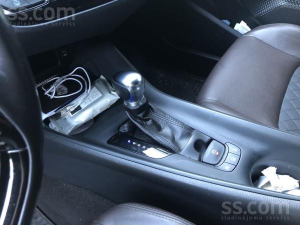 Toyota C-HR 2018 in Liepaja on AUTOMOTO.COM.LV Grey Toyota C-HR 2018 in Liepaja, with an engine capacity of 1.80 L and mileage of 110 thousand km for 15500 €, photo 7 on AUTOMOTO.COM.LV