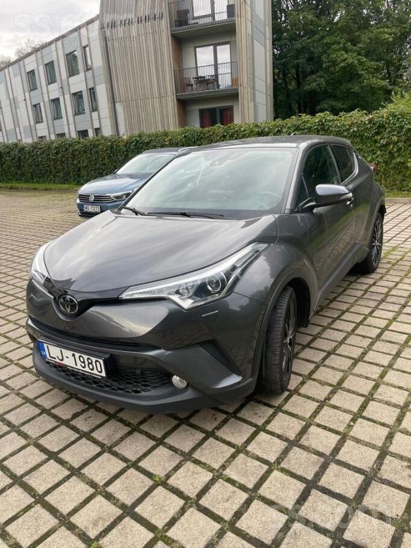 Toyota C-HR 2018 Rīga vietnē Pelēks Toyota C-HR 2018 Rīga, ar dzinēja tilpumu 1.20 L un nobraukumu 47 tūkst. km par 15000 €, foto 1 vietnē AUTOMOTO.COM.LV