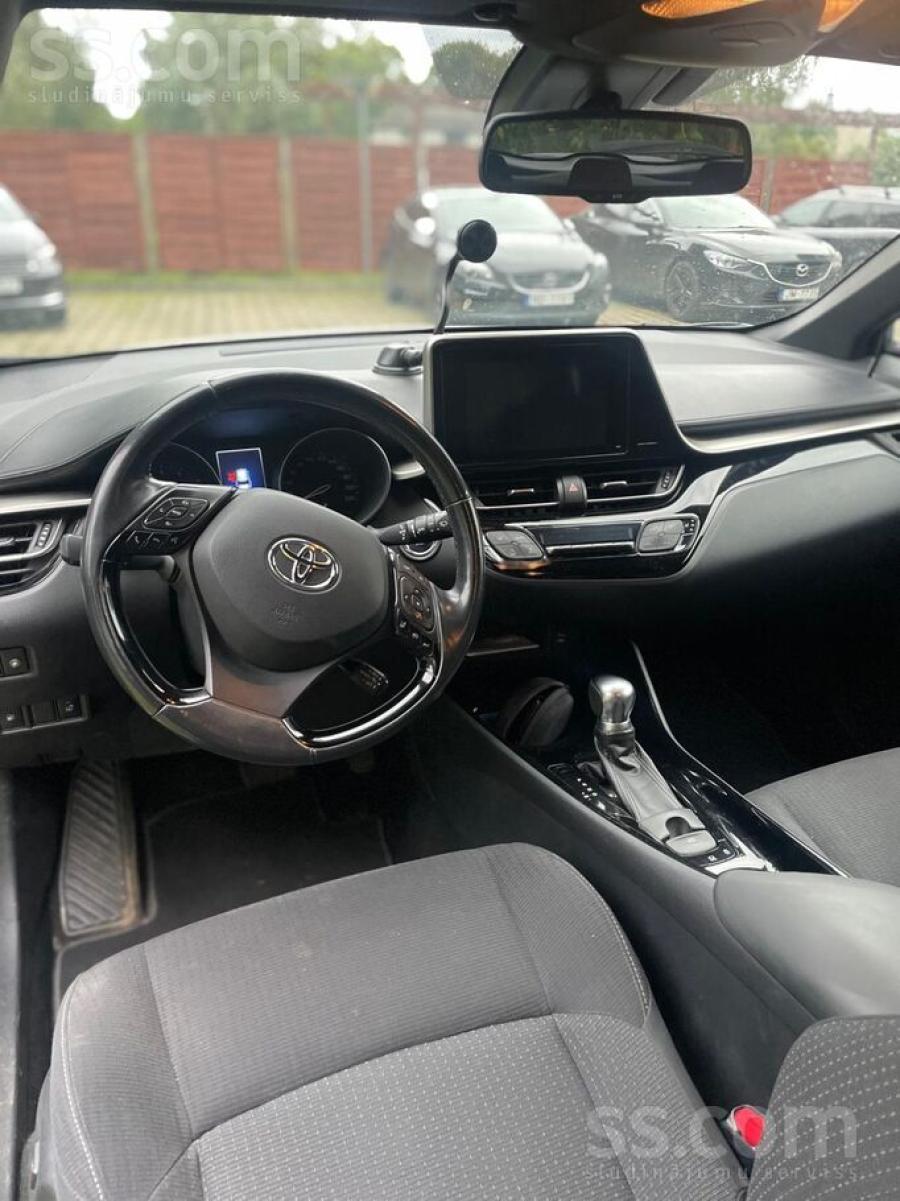 Pelēks Toyota C-HR 2018 Rīga, ar dzinēja tilpumu 1.20 L un nobraukumu 47 tūkst. km par 15000 €, foto 8 vietnē AUTOMOTO.COM.LV
