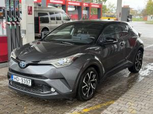 Grey Toyota C-HR 2018 in Riga, with an engine capacity of 1.80 L and mileage of 34 thousand km for 19900 €, photo 5 on AUTOMOTO.COM.LV