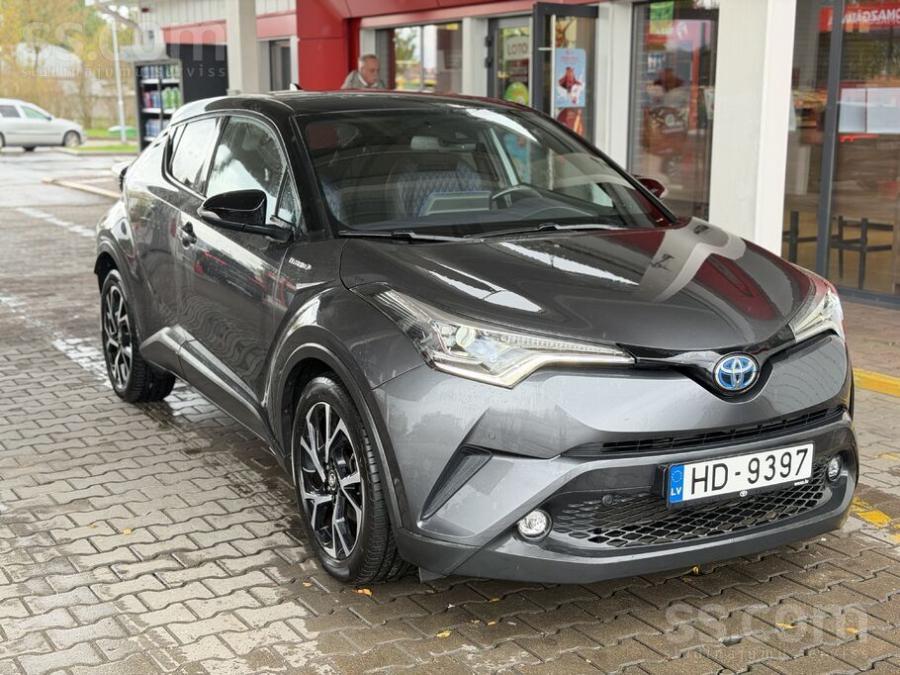 Grey Toyota C-HR 2018 in Riga, with an engine capacity of 1.80 L and mileage of 34 thousand km for 19900 €, photo 6 on AUTOMOTO.COM.LV