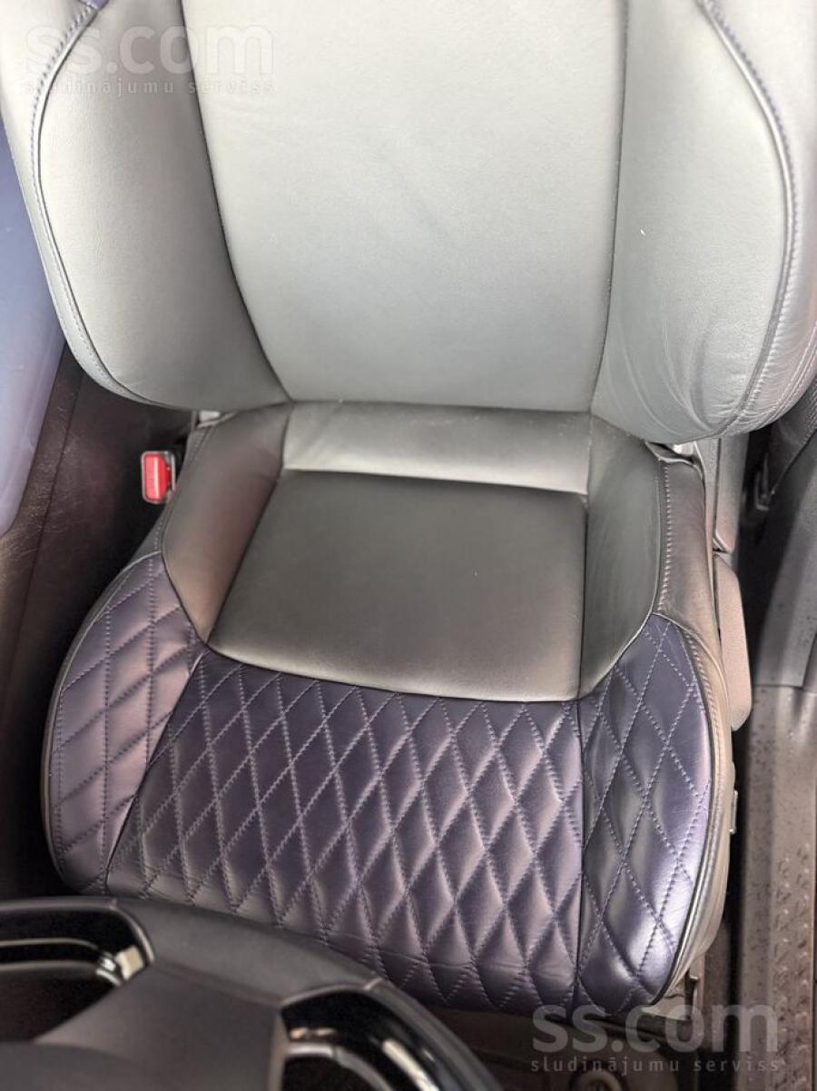 Grey Toyota C-HR 2018 in Riga, with an engine capacity of 1.80 L and mileage of 34 thousand km for 19900 €, photo 11 on AUTOMOTO.COM.LV