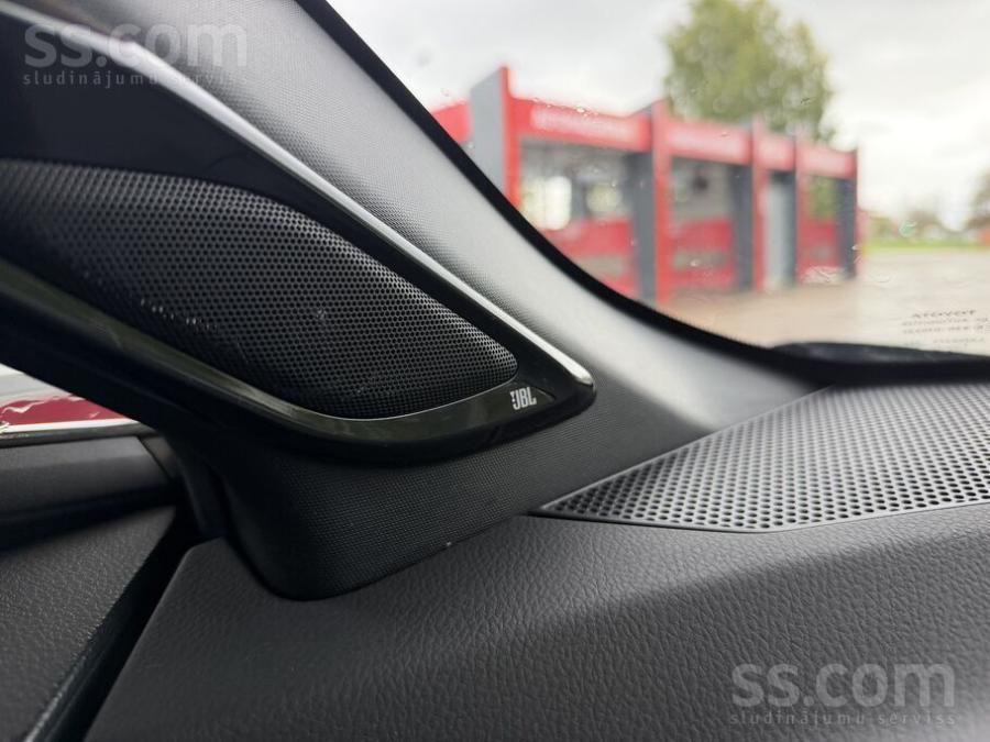 Grey Toyota C-HR 2018 in Riga, with an engine capacity of 1.80 L and mileage of 34 thousand km for 19900 €, photo 18 on AUTOMOTO.COM.LV