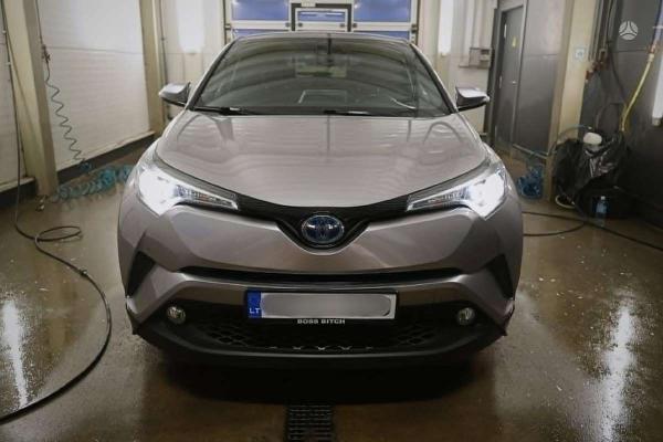 Серый Тойота C-HR 2019 в Вильнюс, объемом двигателя 1.80 л и пробегом 104 тыс. км за 18200 €, фото 1 на AUTOMOTO.COM.LV
