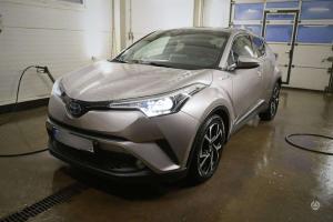 Серый Тойота C-HR 2019 в Вильнюс, объемом двигателя 1.80 л и пробегом 104 тыс. км за 18200 €, фото 2 на AUTOMOTO.COM.LV