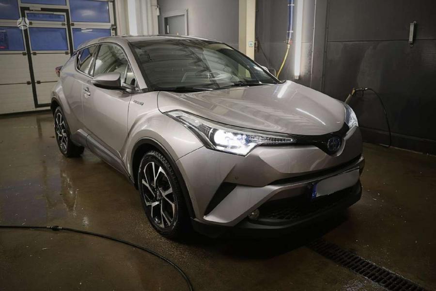 Серый Тойота C-HR 2019 в Вильнюс, объемом двигателя 1.80 л и пробегом 104 тыс. км за 18200 €, фото 3 на AUTOMOTO.COM.LV