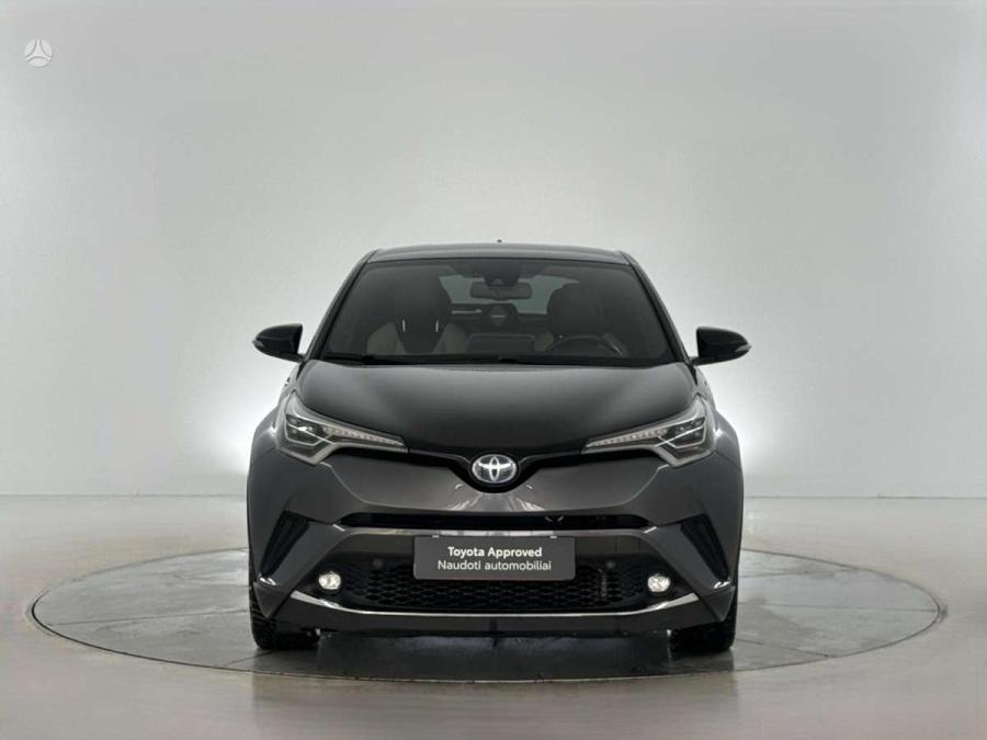 Grey Toyota C-HR 2019 in Vilnius, with an engine capacity of 1.80 L and mileage of 149 thousand km for 18900 €, photo 5 on AUTOMOTO.COM.LV