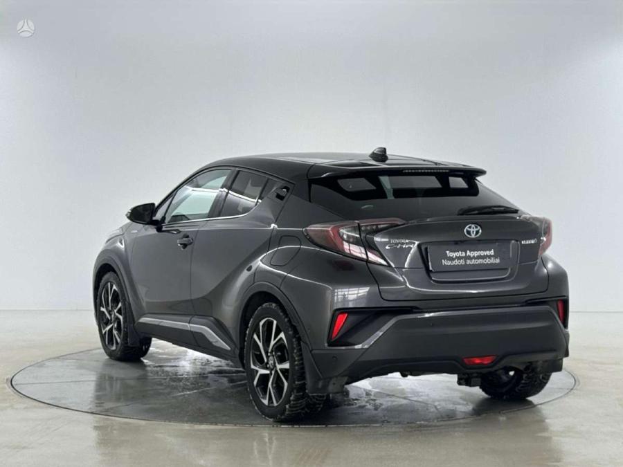 Grey Toyota C-HR 2019 in Vilnius, with an engine capacity of 1.80 L and mileage of 149 thousand km for 18900 €, photo 7 on AUTOMOTO.COM.LV