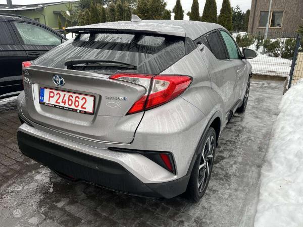 Серый Тойота C-HR 2019 в Каунас, объемом двигателя 1.80 л и пробегом 136 тыс. км за 12650 €, фото 4 на AUTOMOTO.COM.LV