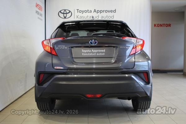 Pelēks Toyota C-HR 2019 Tallina, ar dzinēja tilpumu 1.80 L un nobraukumu 131 tūkst. km par 18290 €, foto 4 vietnē AUTOMOTO.COM.LV