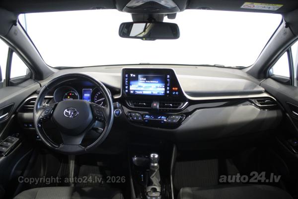 Pelēks Toyota C-HR 2019 Tallina, ar dzinēja tilpumu 1.80 L un nobraukumu 131 tūkst. km par 18290 €, foto 8 vietnē AUTOMOTO.COM.LV