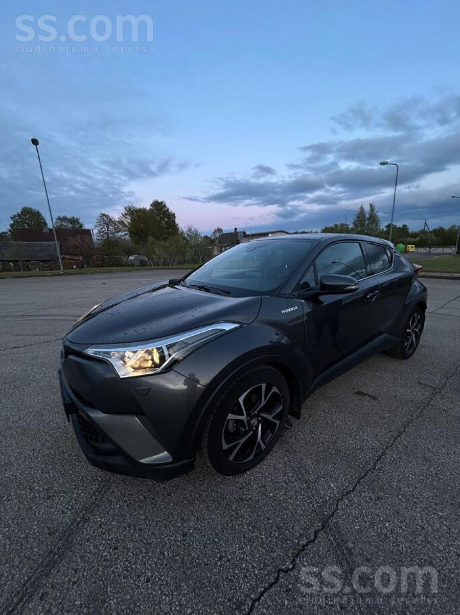 Pelēks Toyota C-HR 2019 Rēzekne, ar dzinēja tilpumu 1.80 L un nobraukumu 135 tūkst. km par 17000 €, foto 11 vietnē AUTOMOTO.COM.LV