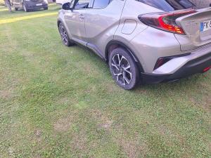 Grey Toyota C-HR 2019 in Anyksciai, with an engine capacity of 1.80 L and mileage of 115 thousand km for 15799 €, photo 5 on AUTOMOTO.COM.LV