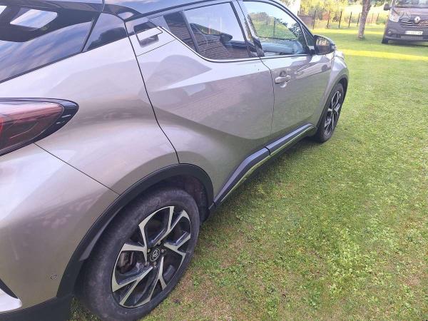 Серый Тойота C-HR 2019 в Аникщяй, объемом двигателя 1.80 л и пробегом 115 тыс. км за 15799 €, фото 7 на AUTOMOTO.COM.LV