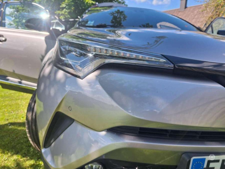 Grey Toyota C-HR 2019 in Anyksciai, with an engine capacity of 1.80 L and mileage of 115 thousand km for 15799 €, photo 19 on AUTOMOTO.COM.LV