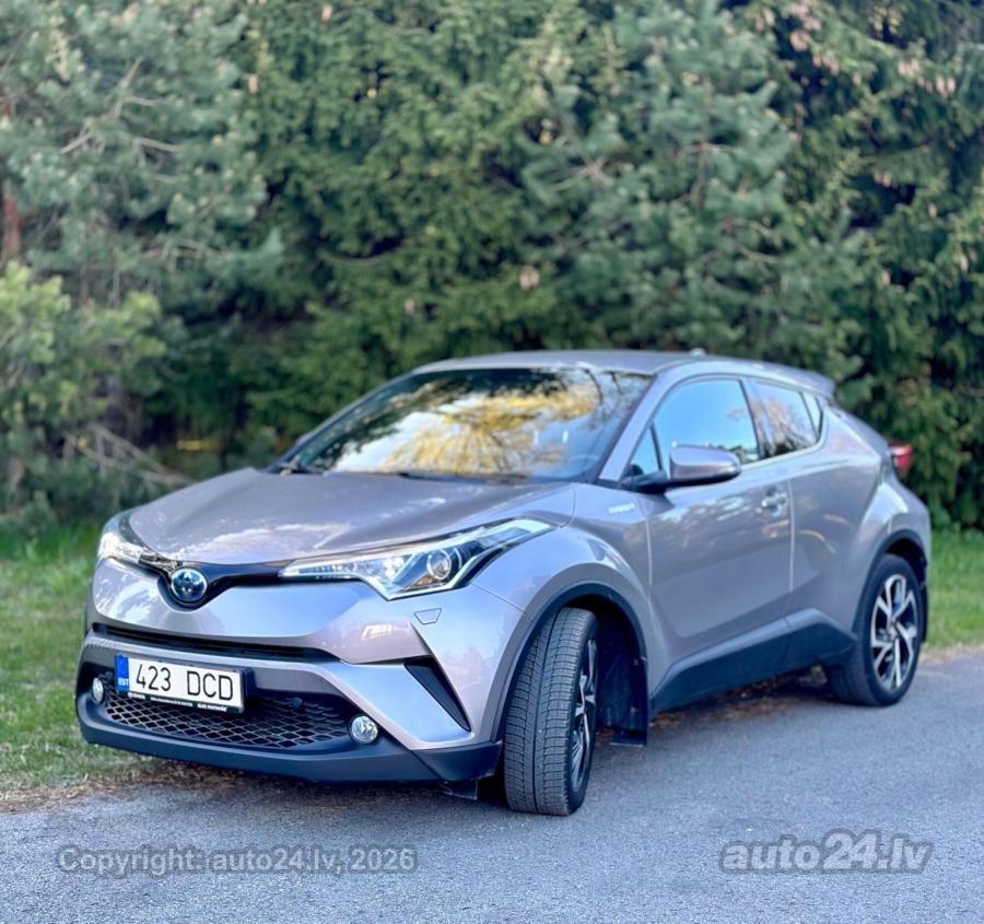 Grey Toyota C-HR 2019 in Tallinn, with an engine capacity of 1.80 L and mileage of 139 thousand km for 16800 €, photo 3 on AUTOMOTO.COM.LV