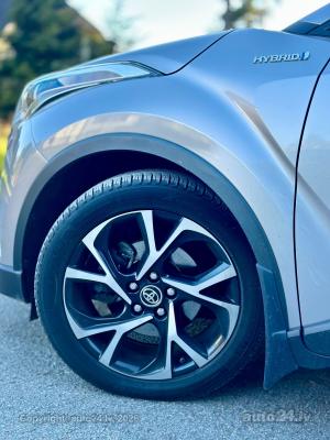 Grey Toyota C-HR 2019 in Tallinn, with an engine capacity of 1.80 L and mileage of 139 thousand km for 16800 €, photo 4 on AUTOMOTO.COM.LV