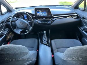 Grey Toyota C-HR 2019 in Tallinn, with an engine capacity of 1.80 L and mileage of 139 thousand km for 16800 €, photo 8 on AUTOMOTO.COM.LV