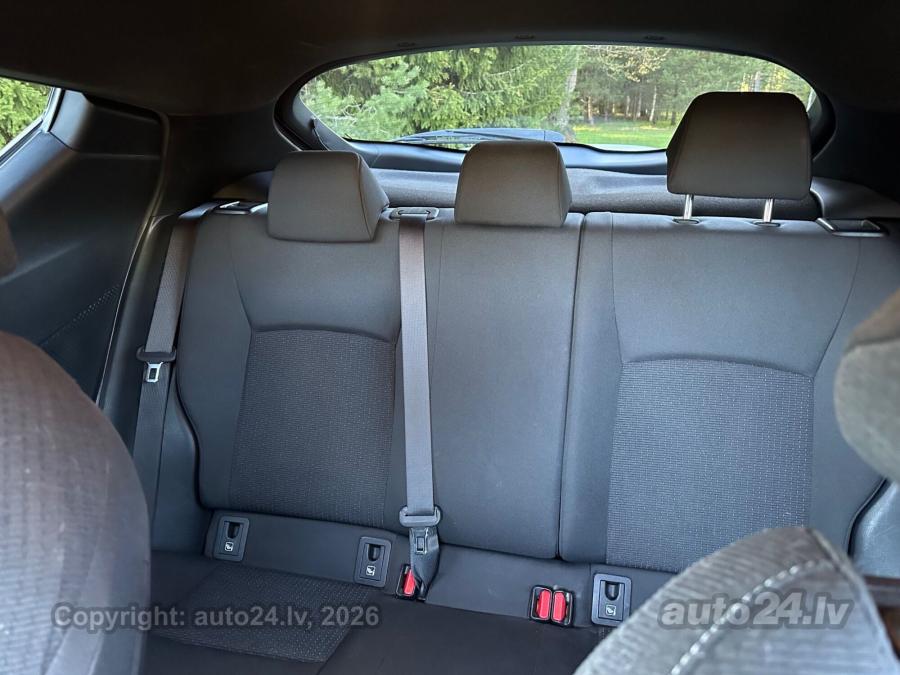 Grey Toyota C-HR 2019 in Tallinn, with an engine capacity of 1.80 L and mileage of 139 thousand km for 16800 €, photo 10 on AUTOMOTO.COM.LV