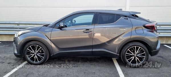 Grey Toyota C-HR 2019 in Tallinn, with an engine capacity of 1.80 L and mileage of 30 thousand km for 19890 €, photo 6 on AUTOMOTO.COM.LV