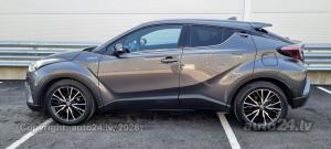 Grey Toyota C-HR 2019 in Tallinn, with an engine capacity of 1.80 L and mileage of 30 thousand km for 19890 €, photo 7 on AUTOMOTO.COM.LV