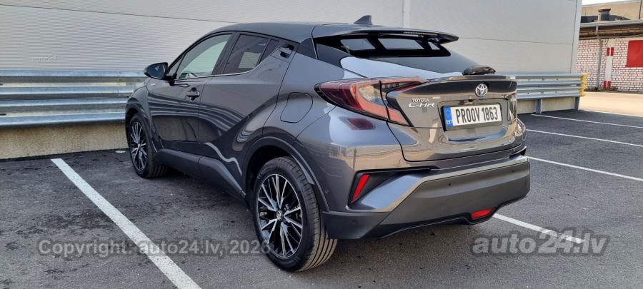 Grey Toyota C-HR 2019 in Tallinn, with an engine capacity of 1.80 L and mileage of 30 thousand km for 19890 €, photo 9 on AUTOMOTO.COM.LV