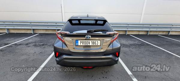 Grey Toyota C-HR 2019 in Tallinn, with an engine capacity of 1.80 L and mileage of 30 thousand km for 19890 €, photo 9 on AUTOMOTO.COM.LV