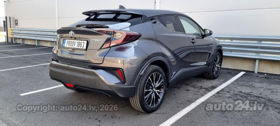Grey Toyota C-HR 2019 in Tallinn, with an engine capacity of 1.80 L and mileage of 30 thousand km for 19890 €, photo 11 on AUTOMOTO.COM.LV