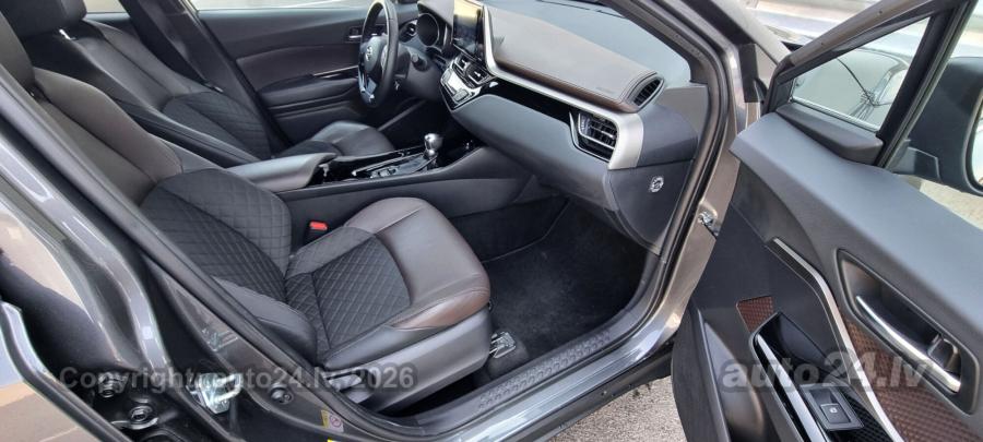 Grey Toyota C-HR 2019 in Tallinn, with an engine capacity of 1.80 L and mileage of 30 thousand km for 19890 €, photo 19 on AUTOMOTO.COM.LV