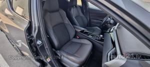 Grey Toyota C-HR 2019 in Tallinn, with an engine capacity of 1.80 L and mileage of 30 thousand km for 19890 €, photo 20 on AUTOMOTO.COM.LV