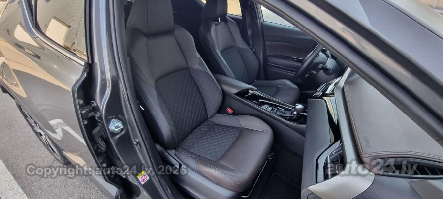 Grey Toyota C-HR 2019 in Tallinn, with an engine capacity of 1.80 L and mileage of 30 thousand km for 19890 €, photo 20 on AUTOMOTO.COM.LV