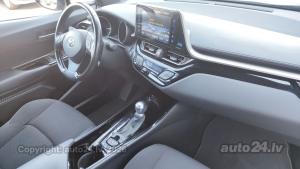 Серый Тойота C-HR 2019 в Тарту, объемом двигателя 1.80 л и пробегом 80 тыс. км за 17990 €, фото 9 на AUTOMOTO.COM.LV