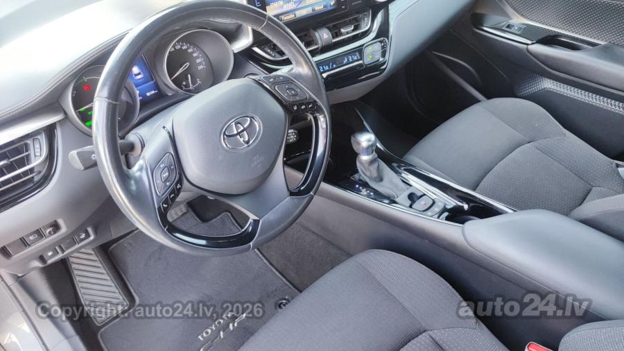 Серый Тойота C-HR 2019 в Тарту, объемом двигателя 1.80 л и пробегом 80 тыс. км за 17990 €, фото 11 на AUTOMOTO.COM.LV