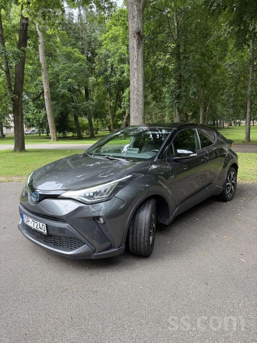 Pelēks Toyota C-HR 2019 Rīga, ar dzinēja tilpumu 2.00 L un nobraukumu 65 tūkst. km par 17900 €, foto 4 vietnē AUTOMOTO.COM.LV