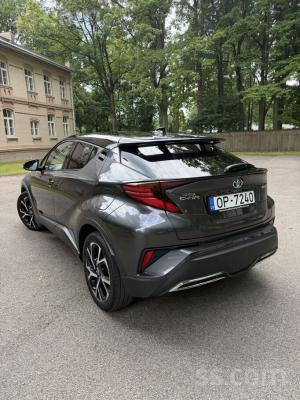 Pelēks Toyota C-HR 2019 Rīga, ar dzinēja tilpumu 2.00 L un nobraukumu 65 tūkst. km par 17900 €, foto 12 vietnē AUTOMOTO.COM.LV