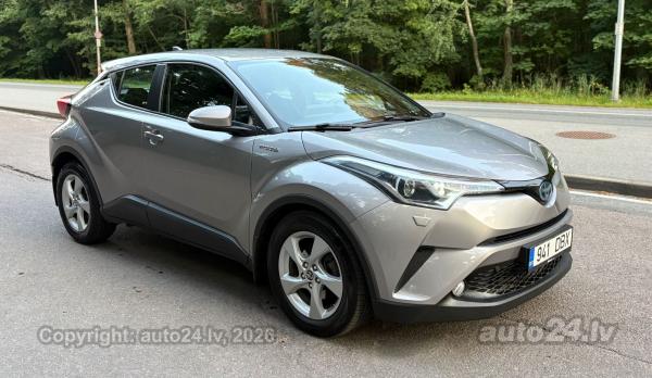 Серый Тойота C-HR 2019 в Таллин, объемом двигателя 1.80 л и пробегом 240 тыс. км за 13200 €, фото 2 на AUTOMOTO.COM.LV