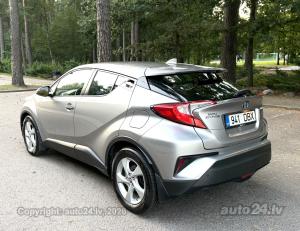 Pelēks Toyota C-HR 2019 Tallina, ar dzinēja tilpumu 1.80 L un nobraukumu 240 tūkst. km par 13200 €, foto 4 vietnē AUTOMOTO.COM.LV