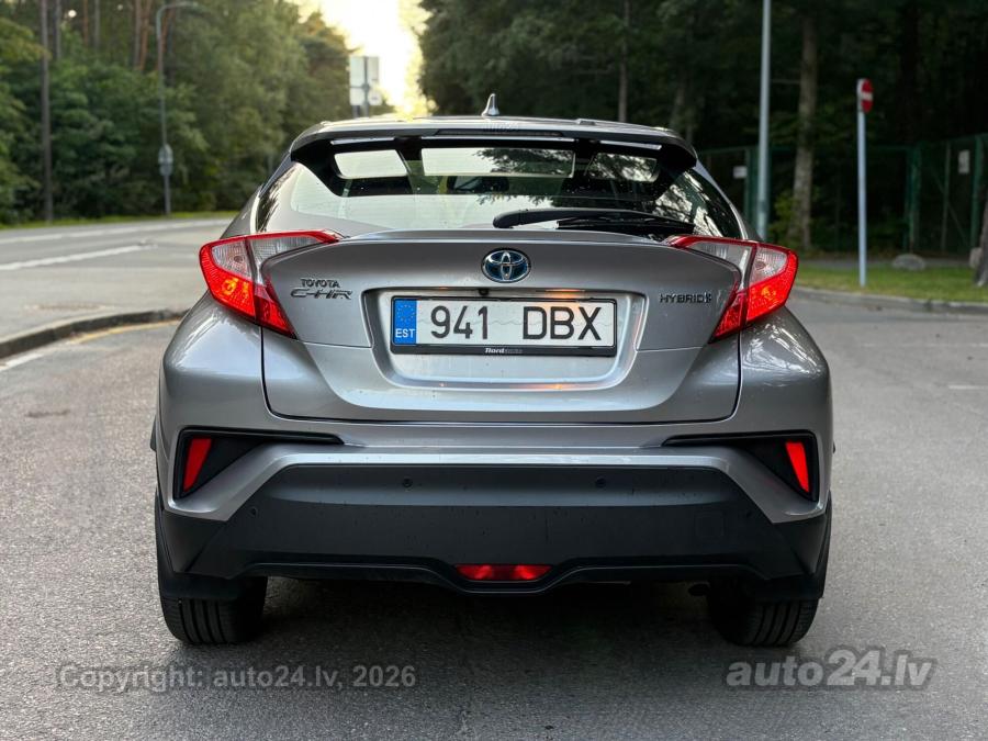 Pelēks Toyota C-HR 2019 Tallina, ar dzinēja tilpumu 1.80 L un nobraukumu 240 tūkst. km par 13200 €, foto 5 vietnē AUTOMOTO.COM.LV