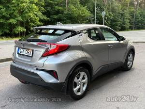 Pelēks Toyota C-HR 2019 Tallina, ar dzinēja tilpumu 1.80 L un nobraukumu 240 tūkst. km par 13200 €, foto 7 vietnē AUTOMOTO.COM.LV