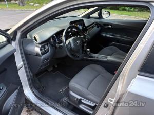 Pelēks Toyota C-HR 2019 Tallina, ar dzinēja tilpumu 1.80 L un nobraukumu 240 tūkst. km par 13200 €, foto 10 vietnē AUTOMOTO.COM.LV
