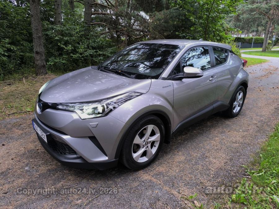 Серый Тойота C-HR 2019 в Таллин, объемом двигателя 1.80 л и пробегом 247 тыс. км за 14900 €, фото 4 на AUTOMOTO.COM.LV