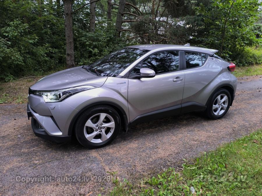 Серый Тойота C-HR 2019 в Таллин, объемом двигателя 1.80 л и пробегом 247 тыс. км за 14900 €, фото 5 на AUTOMOTO.COM.LV