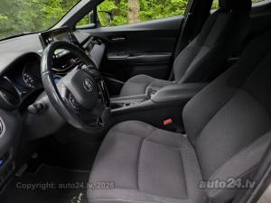 Серый Тойота C-HR 2019 в Таллин, объемом двигателя 1.80 л и пробегом 247 тыс. км за 14900 €, фото 15 на AUTOMOTO.COM.LV