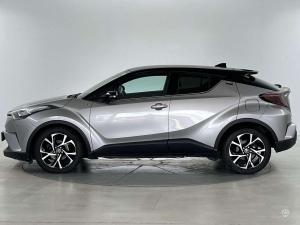 Серый Тойота C-HR 2019 в Вильнюс, объемом двигателя 1.80 л и пробегом 94 тыс. км за 18900 €, фото 4 на AUTOMOTO.COM.LV